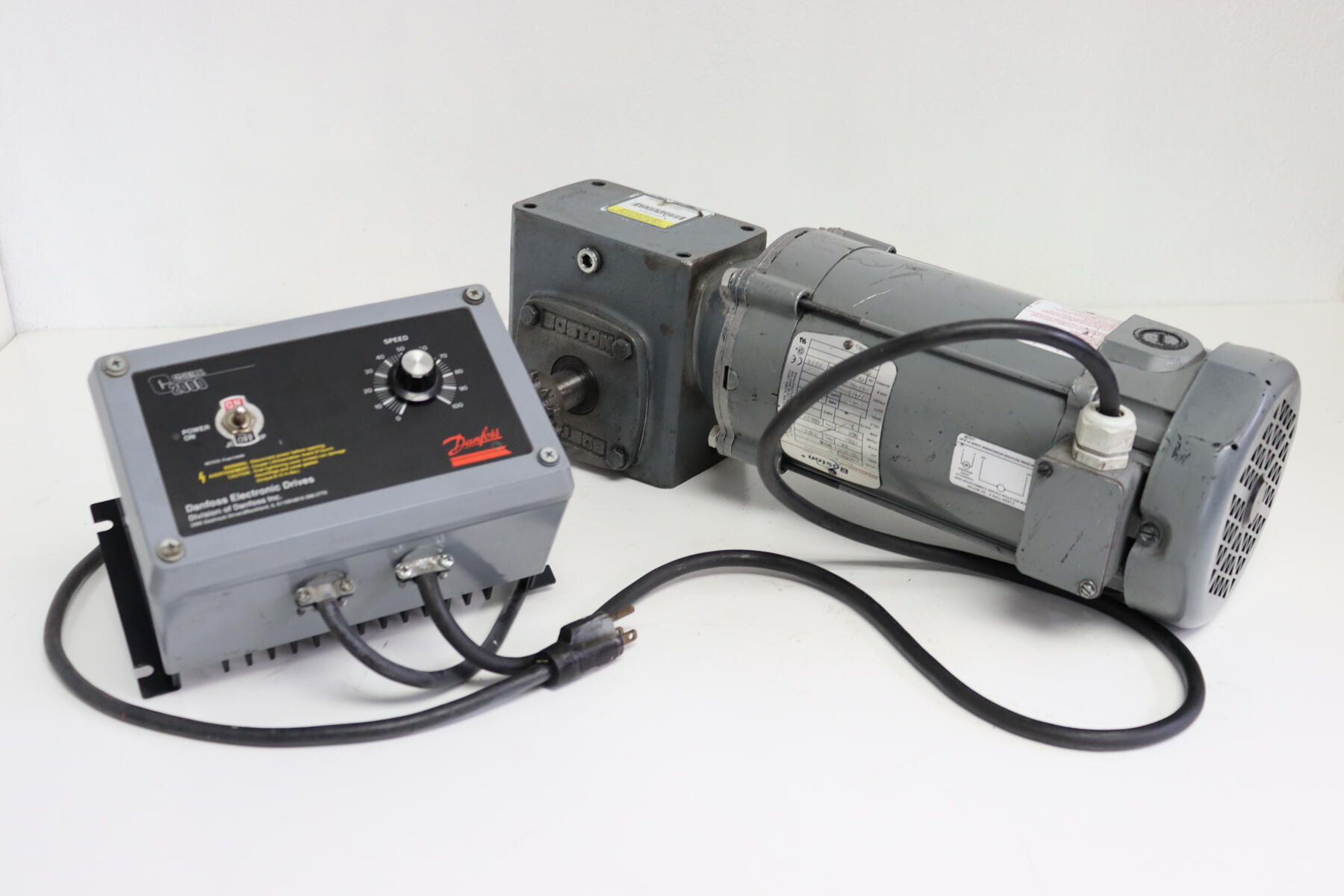 20334000 - Lubrication System Pump MLA-03W Showan Motor 25Wx4P
